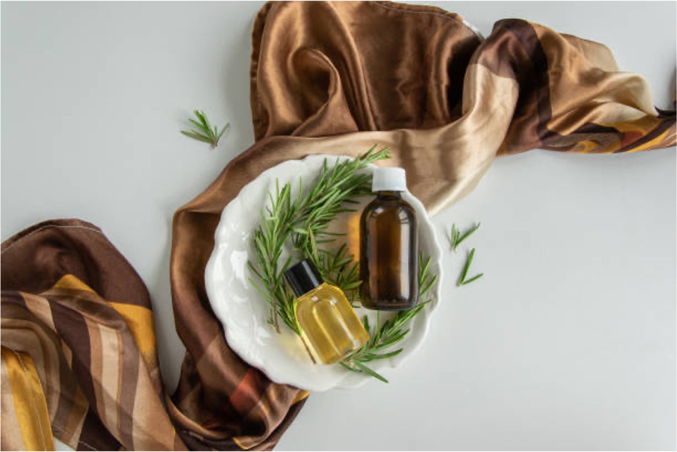 Castor Oil vs Rosemary Oil for Hair Growth: Best Effect, Usage Guide ...